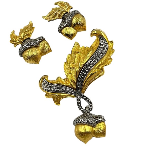 Avon | Jewelry | Vintage Avon Elegant Acorn Brooch Earrings Set 98s ...